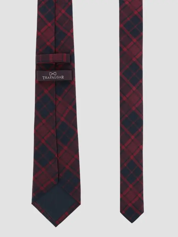 Trafalgar Holiday Kincade Plaid Tie - Red