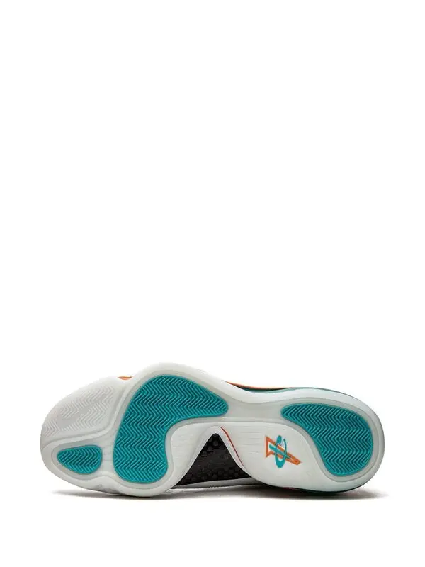 Nike Penny V Sneakers