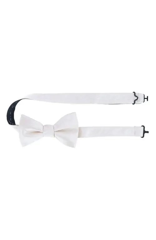 Trafalgar Sutton Silk Bow Tie - Cream