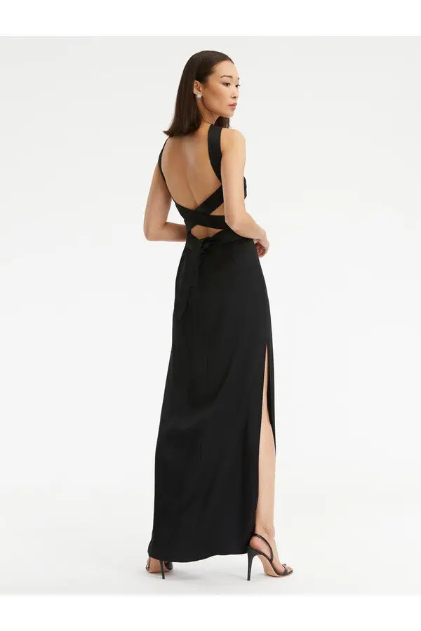 Oscar De La Renta Tie-Waist Halter Gown - Black | Editorialist
