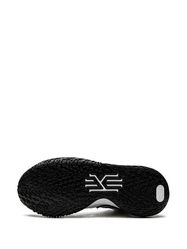 Nike Kyrie 4 Low Tb Sneakers