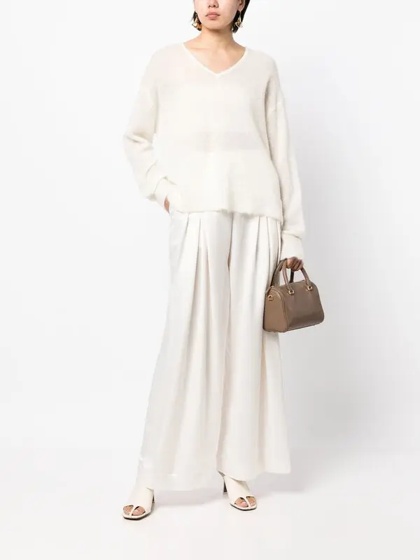 Goen.j V-neck Knitted Sweater - White