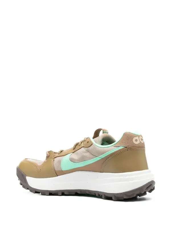 Nike Lowcate Sneakers
