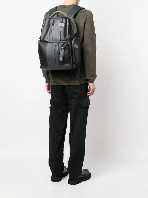 PIQUADRO Debossed-logo Detail Backpack - Black