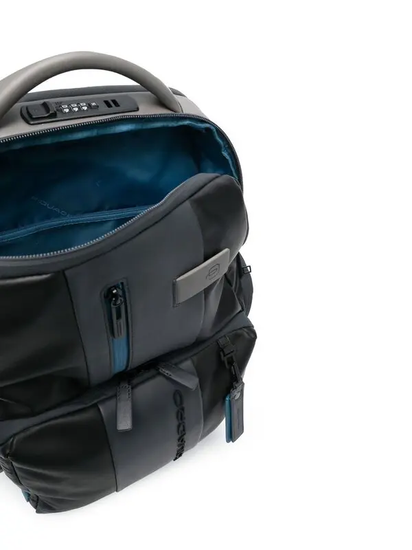 PIQUADRO Debossed-logo Detail Backpack - Black