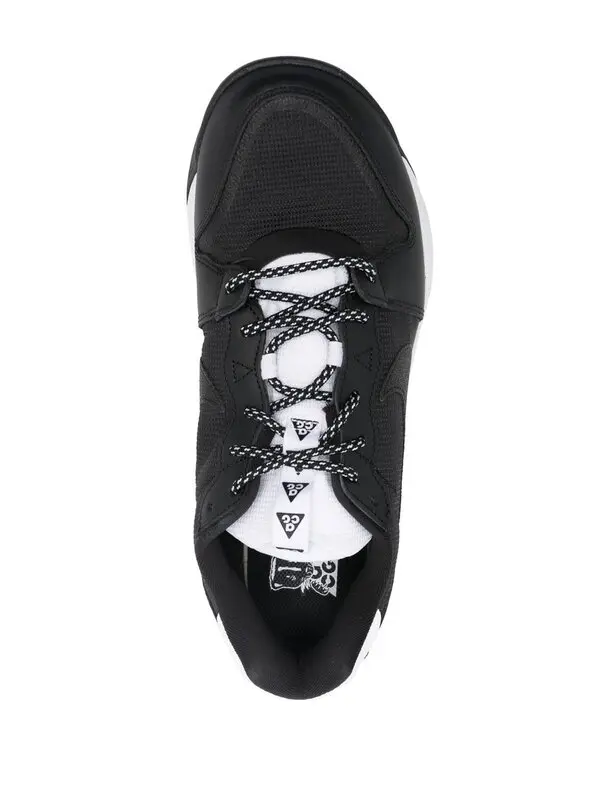 Nike Low-top Sneakers