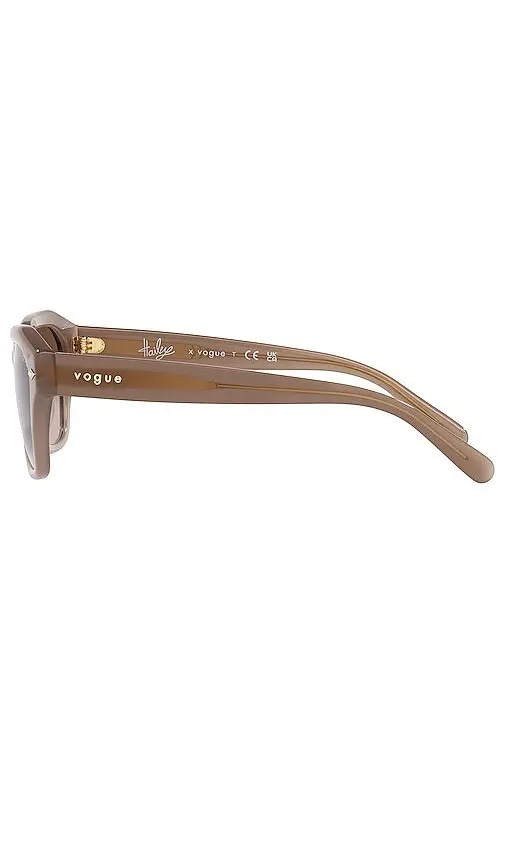 VOGUE EYEWEAR X Hailey Bieber Square Sunglasses In Beige