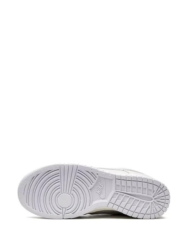 Nike Dunk Low Metallic Sneakers - Silver