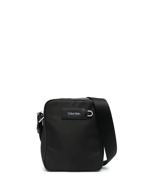 Calvin Klein Logo-patch Messenger Bag - Black