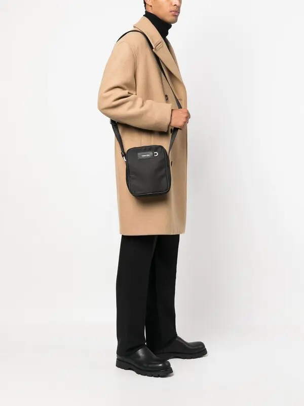 Calvin Klein Logo-patch Messenger Bag