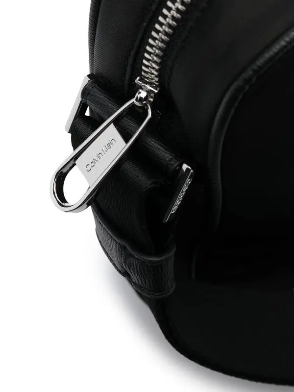Calvin Klein Logo-patch Messenger Bag