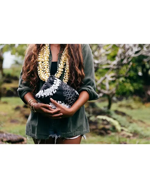 ALOHA COLLECTION Puakenikeni Small Pouch