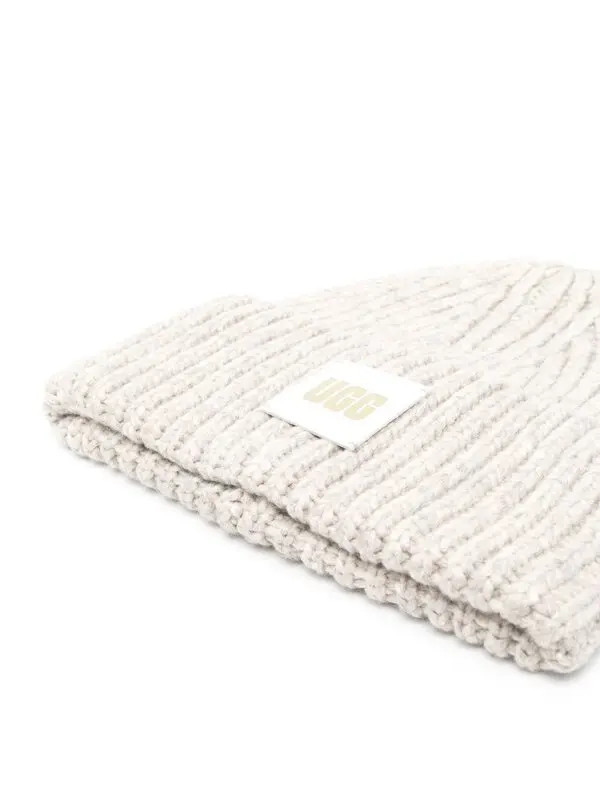 UGG Logo-patch Ribbed-knit Beanie - Grey