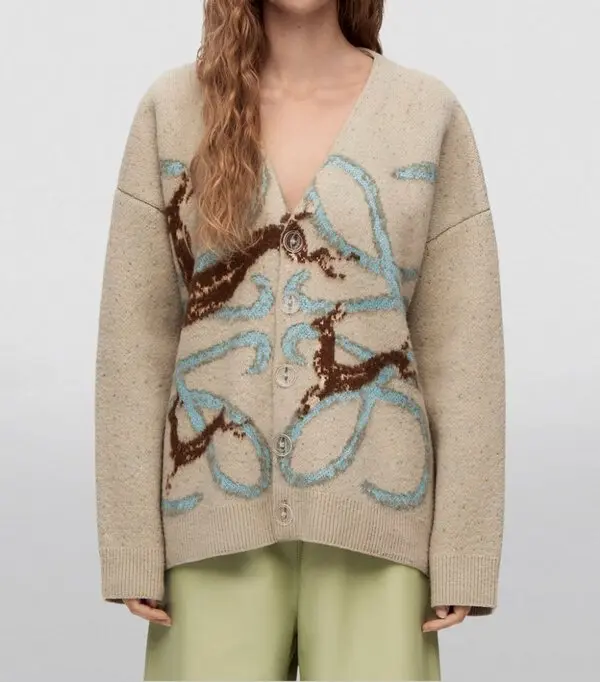 【新品】LOEWE ANAGRAM EMBROIDERY CARDIGAN Loewe Anagram Deer Cardigan - Grey | Editorialist
