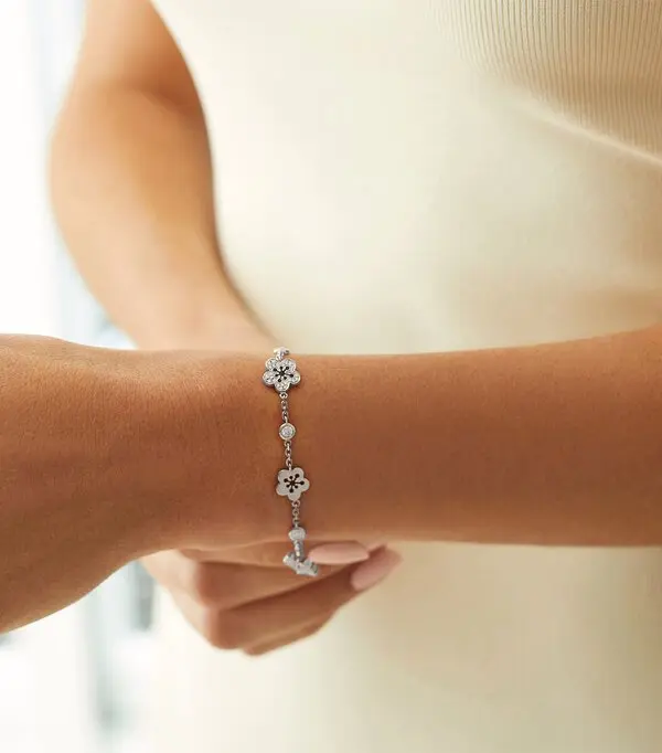BOODLES White And Diamond Blossom Charm Bracelet - Gold