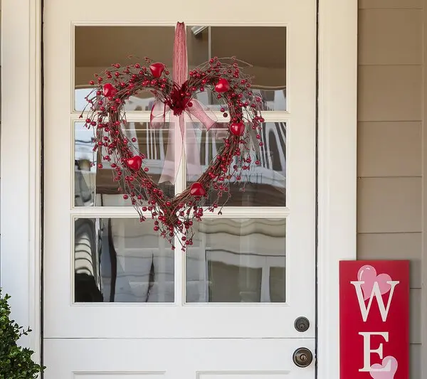 GLITZHOME Valentine Berry Love Heart Wreath - One-color