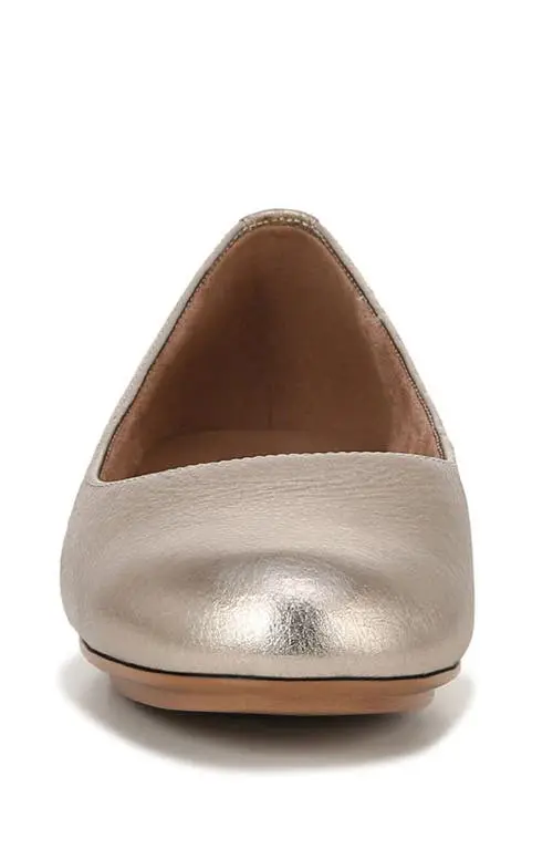 Naturalizer Maxwell Skimmer Flat - Warm Silver Leather