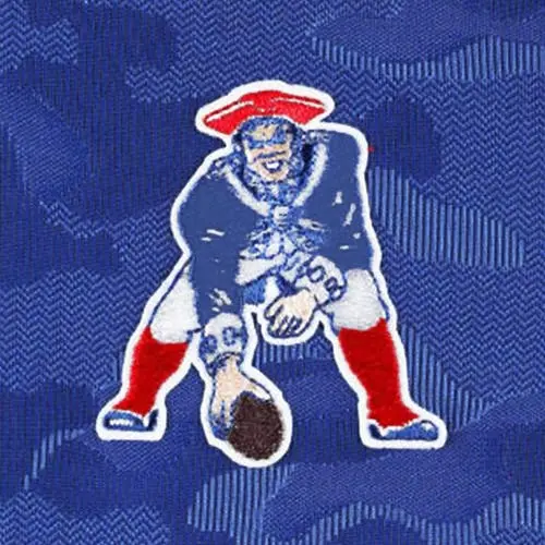 ANTIGUA New England Patriots Brigade Throwback Quarter-zip Top