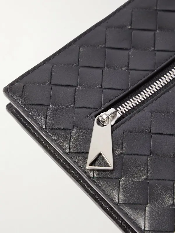 Bottega Veneta Avenue B. Intreciatto Leather Pouch - Black