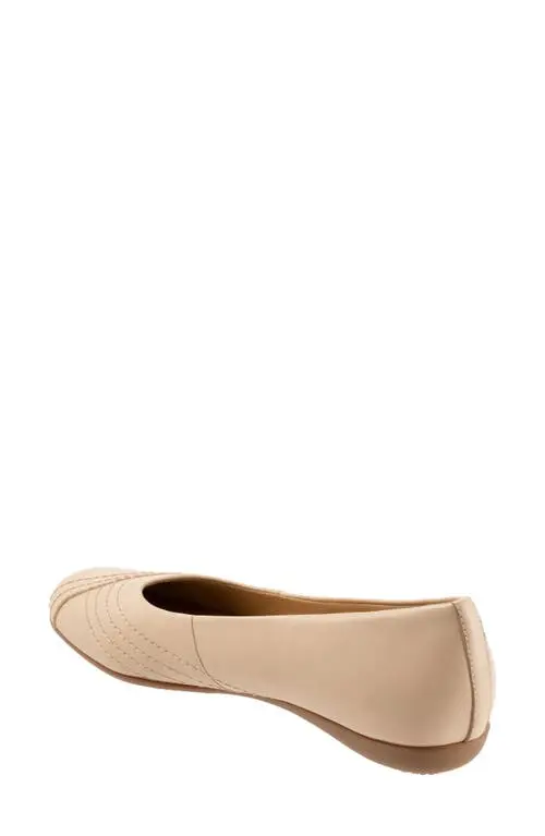 Trotters Sasha Square Toe Flat - Beige