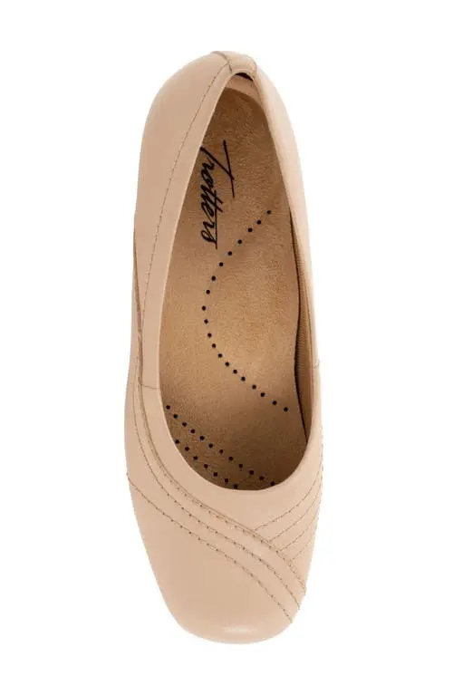 Trotters Sasha Square Toe Flat - Beige