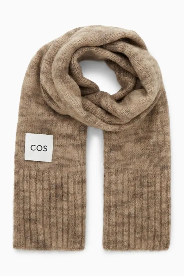 COS Two-Tone Beige Knitted Wool Alpaca Beanie Hat TWO-TONE KNITTED BEANIE HAT - BEIGE | COS DE main image 4
