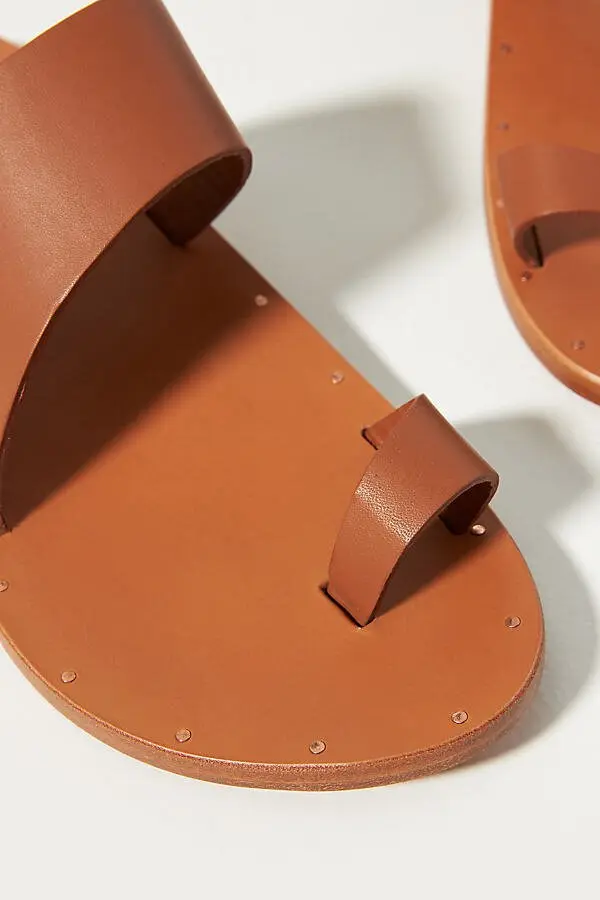 Beek Toe-loop Leather Sandals - Cedar