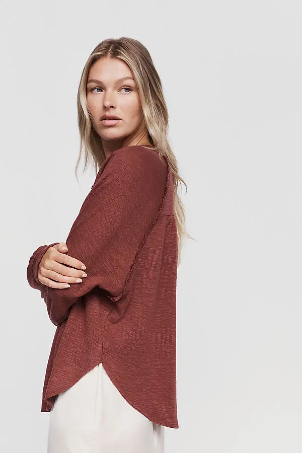 PILCRO Ruffled Raglan Thermal Top - Chocolate