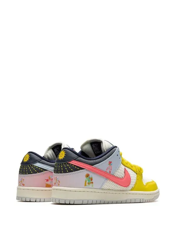 Nike Dunk Low Be True Sneakers - White