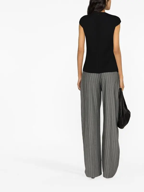 Stella McCartney Ring-hardware Cold-shoulder T-shirt - Black