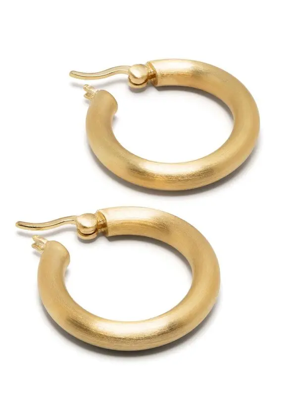 Tom Wood Medium Classic Satin Hoop Earrings - Gold | Editorialist