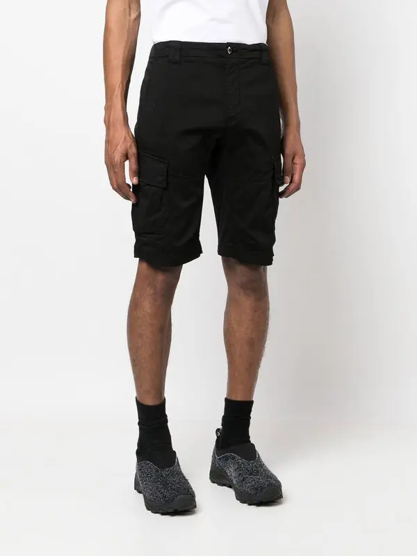C.P. COMPANY Mid-rise Cargo Shorts - Black
