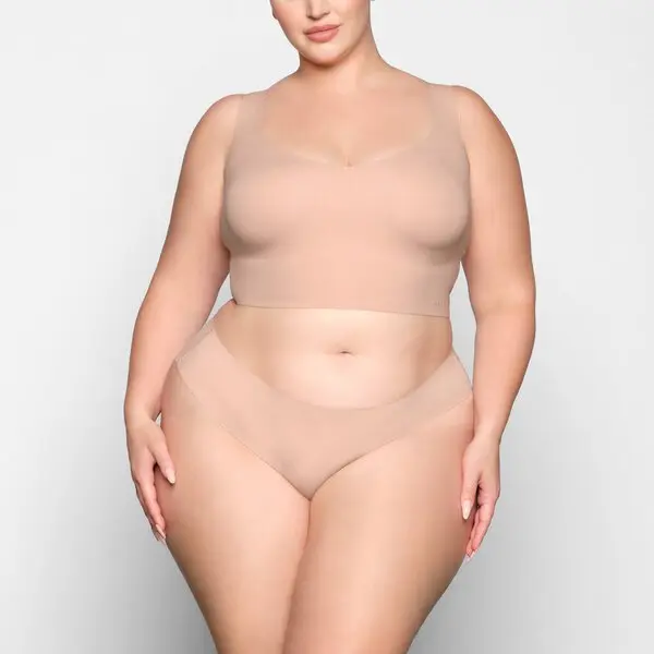 SKIMS Cheeky Hipster | Light Neutral - Mica