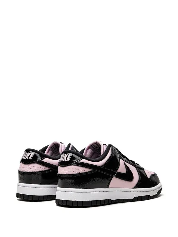 Nike Dunk Low Sneakers