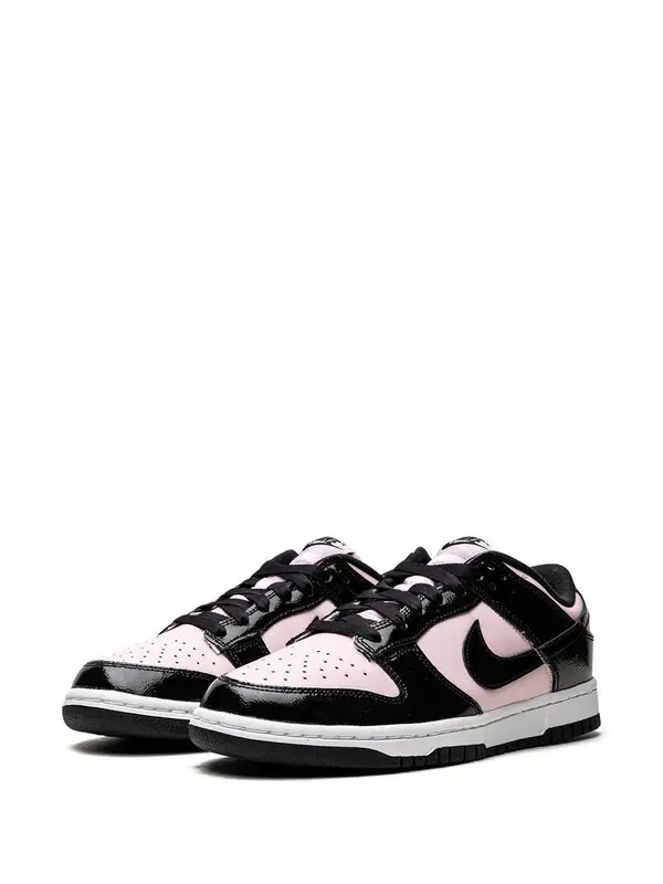 Nike Dunk Low Sneakers