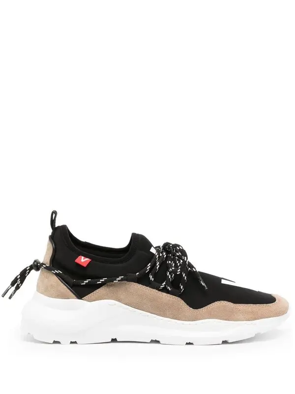 PORTS V Low-top Sneakers - Black