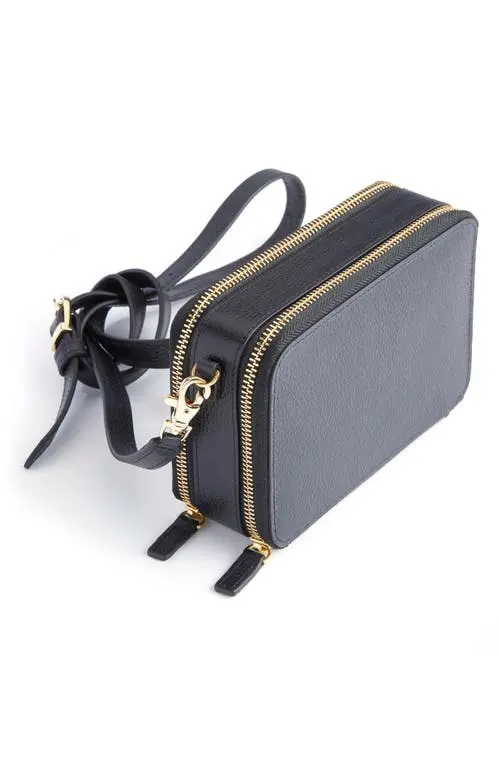 ROYCE NEW YORK Leather Crossbody Camera Bag - Black