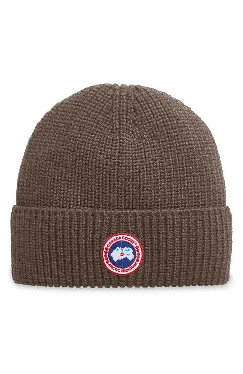 Canada Goose Arctic Disc Ribbed Beanie - Sephia