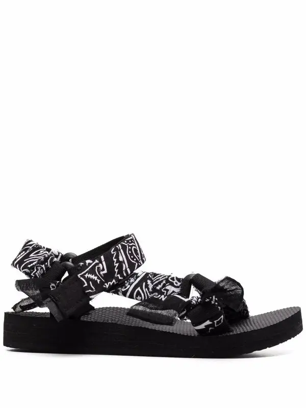 ARIZONA LOVE Trekky Bandana Print Sandals - Black