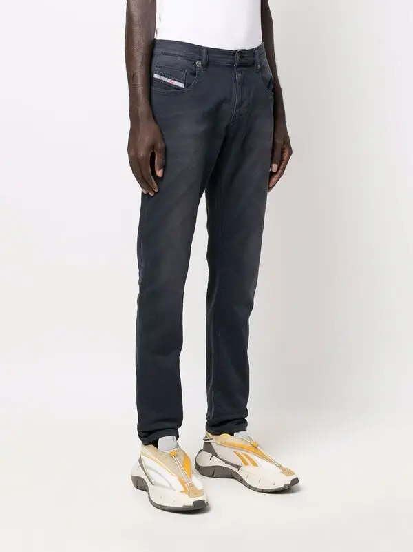 DIESEL® 2060 D-strukt 0670m Slim-cut Jeans - Blue