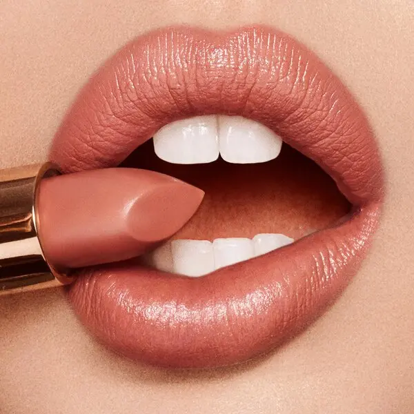Charlotte Tilbury K.i.s.s.i.n.g - Nude