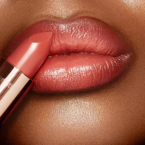 Charlotte Tilbury Lips To Love - Coral