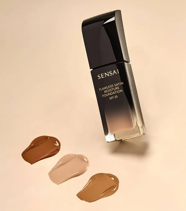 SENSAI Flawless Satin Moisture Foundation