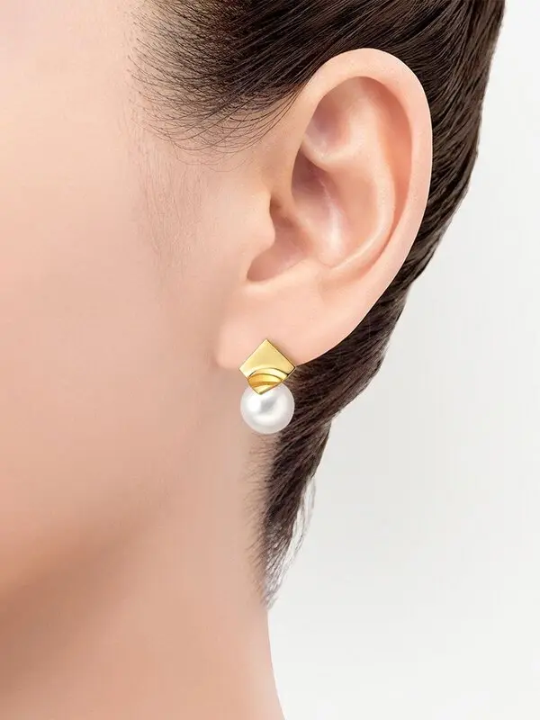 TASAKI 18kt Yellow Square Leaf Freshwater Pearl Stud Earrings