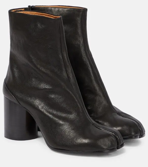 MAISON MARGIELA Tabi Ankle Boots - Black