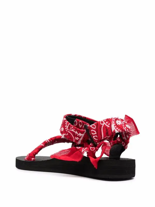 ARIZONA LOVE Trekky Bandana-print Sandals - Red