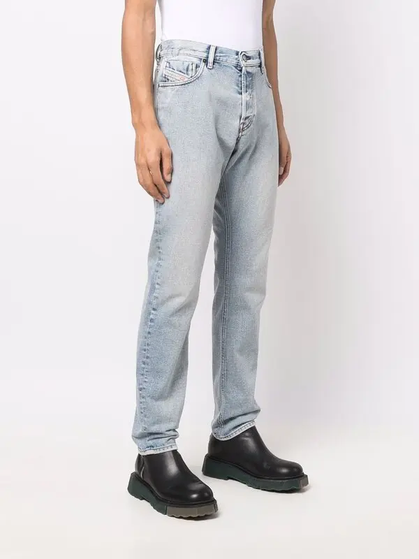 DIESEL® 1995 D-sark 09c14 Straight-leg Jeans