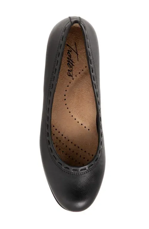 Trotters Dixie Leather Ballet Flat