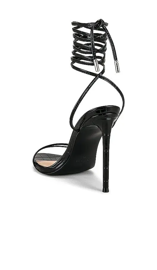 Steve Madden Flamin Heel
