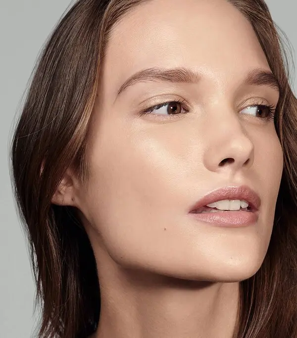 Estée Lauder Futurist Hydra Rescue Moisturizing Foundation - Ivory